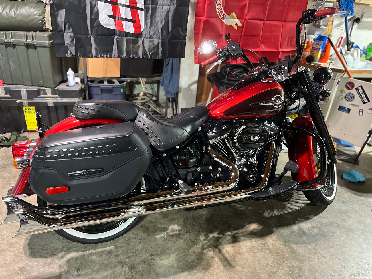 HARLEY SOFTAIL 2.5" RIGHT-SIDE STAGGERED TRUE-DUAL COMPLETE SYSTEM M8